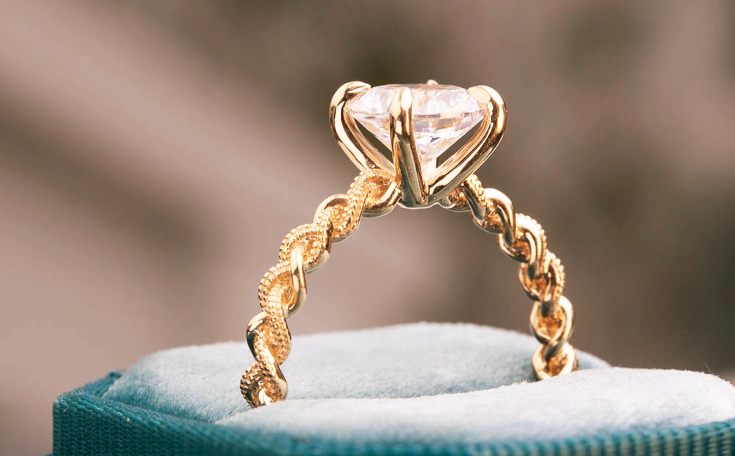 Beyond Diamonds: Textures & Engravings for the Dreamiest Engagement ...